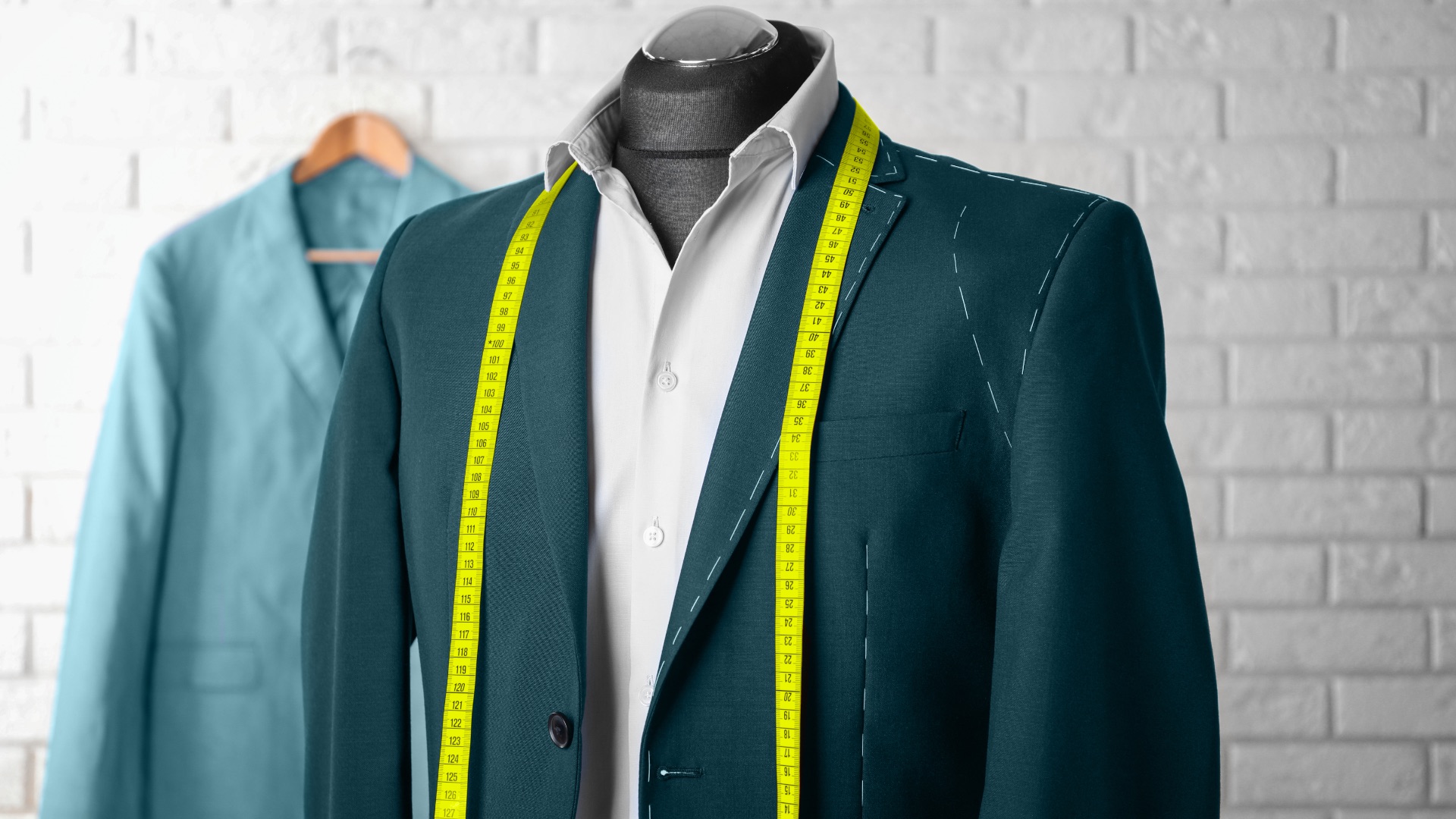Digitalizing production processes: a one-fits-all approach vs. brand-independent tailoring